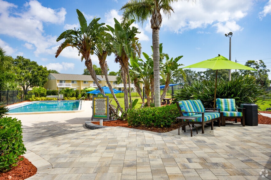 Woodlake Village - 1700 Woodlake Dr NE Palm Bay FL 32905 | Apartment Finder