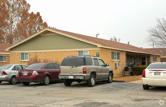 Hideaway Cove - 9501 E 10th St Tulsa OK 74112 | Apartment Finder