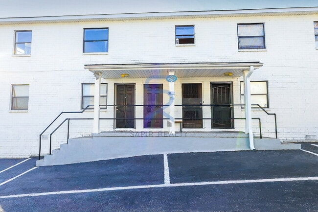 Move in before January 15th and choose your reward: a $250 Amazon Gift ...