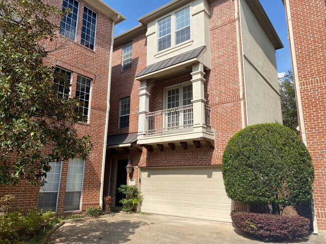 Two Bedroom, 3 level Condo in Oak Lawn - 4518 Holland Ave Dallas TX ...