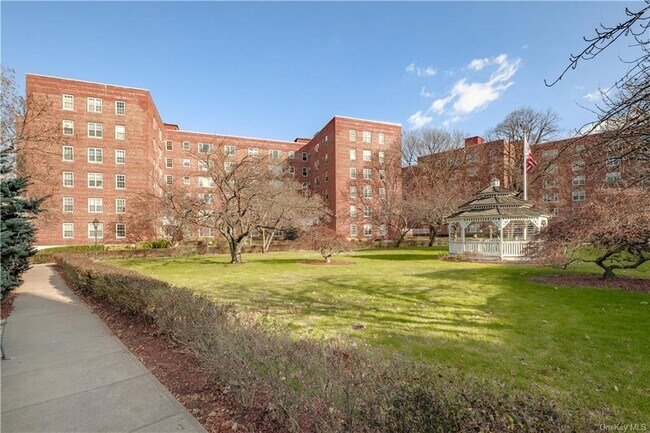 230 Pelham Rd - 230 Pelham Rd New Rochelle NY 10805 | Apartment Finder