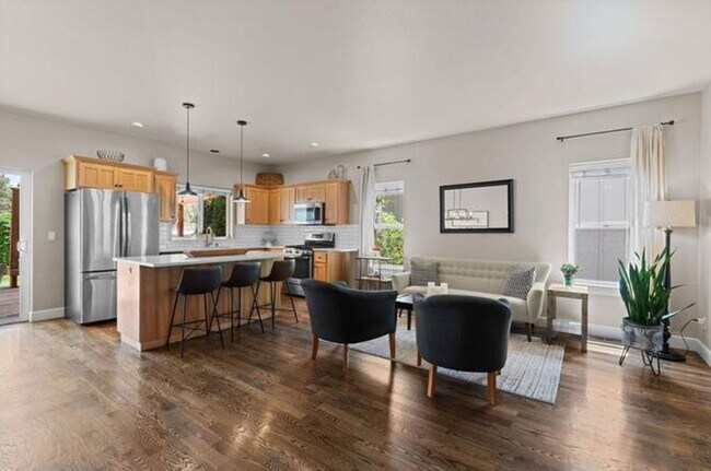 Single Level Home with 3 Car Garage! - 61296 Sunflower Ln Bend OR 97702 ...