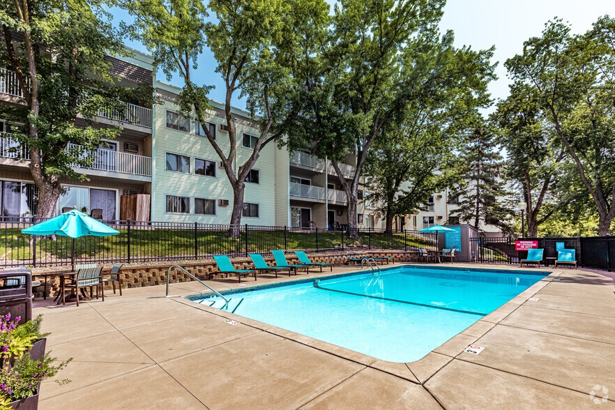 Hillcrest Place - 165 County Road B2 E Little Canada MN 55117 ...