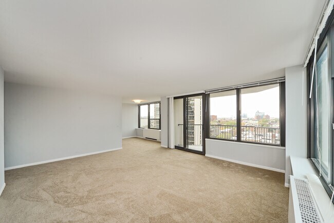 1560 N Sandburg Terrace - 1560 N Sandburg Terrace Chicago IL 60610 ...