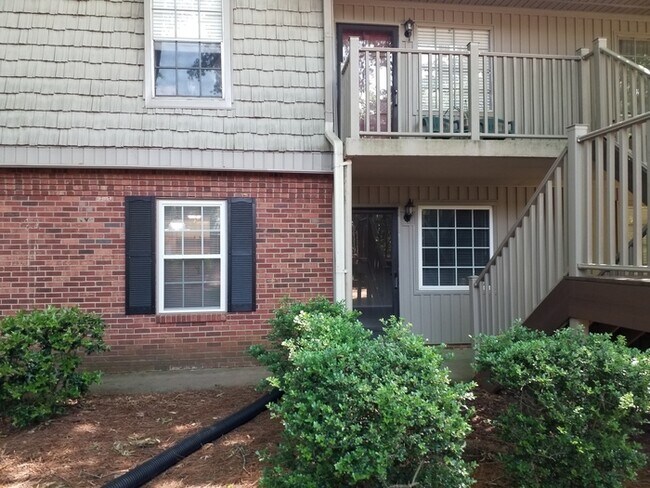 Salem Square/Country Club Road - Brand New... - 3824 Country Club Rd ...