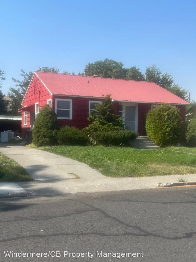 2 br, 1 bath House - 427 C SW - 427 C St SW Ephrata WA 98823 ...