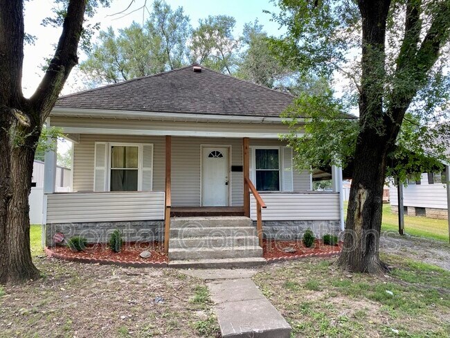 405 N 8th St - 405 N 8th St Herrin IL 62948 | Apartment Finder