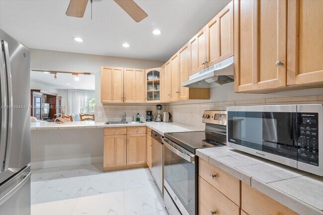 875 NE 195th St - 875 NE 195th St North Miami Beach FL 33179 ...