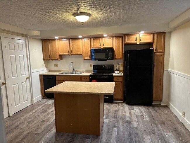 14 South St - 14 South St Somersworth NH 03878 | Apartment Finder