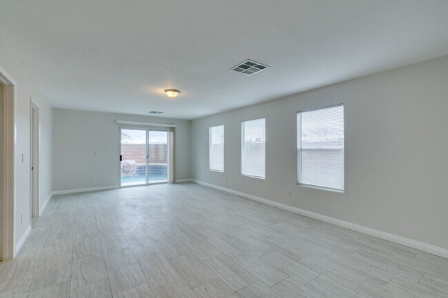 Beautiful Split-Level Home on Corner Lot with Pool and Spa! - 9468 ...