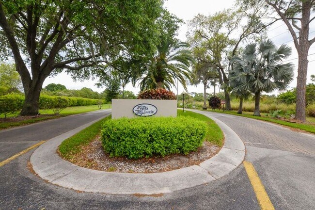 Vista St. Lucie 55+ Community - 27 Lake Vista Trail Ft Pierce FL 34982 ...