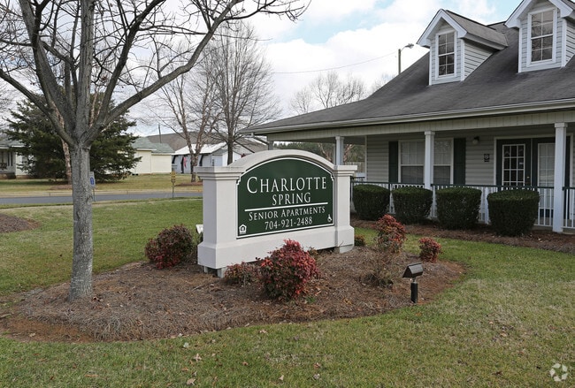 Charlotte Spring - 4825 Spring Trace Dr Charlotte NC 28269 | Apartment ...
