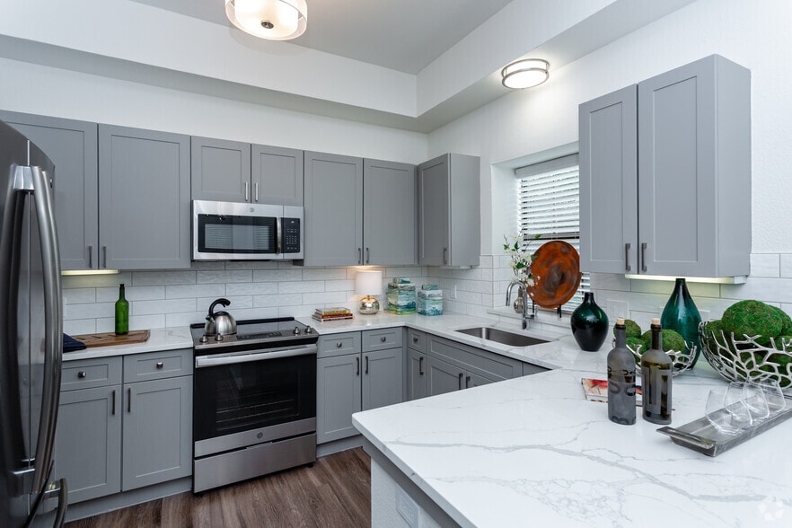 State Thomas Ravello - 2610 Allen St Dallas TX 75204 | Apartment Finder