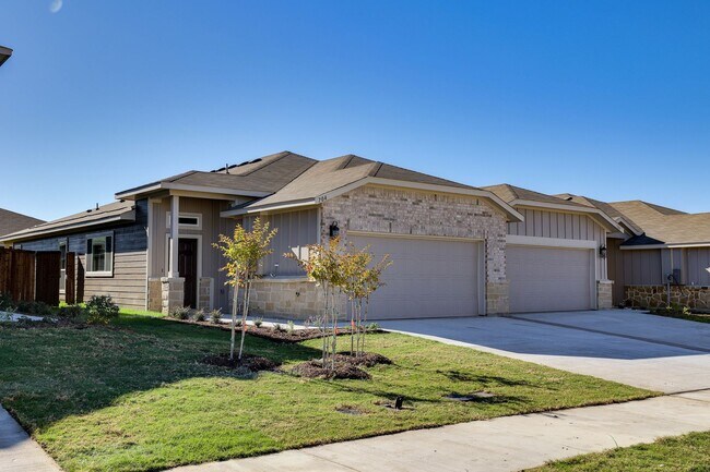 AVAILABLE NOW! GORGEOUS 3 BEDROOM DUPLEX L... - 704 Wheatfield Dr Venus ...