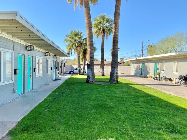 Standalone One Bed Downtown Phoenix Unit! - 1223 Grand Ave Phoenix AZ ...