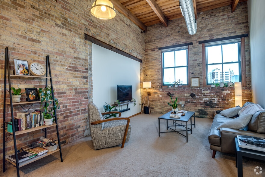 Historic Fifth Ward Lofts - 133 W Oregon St Milwaukee WI 53204 ...