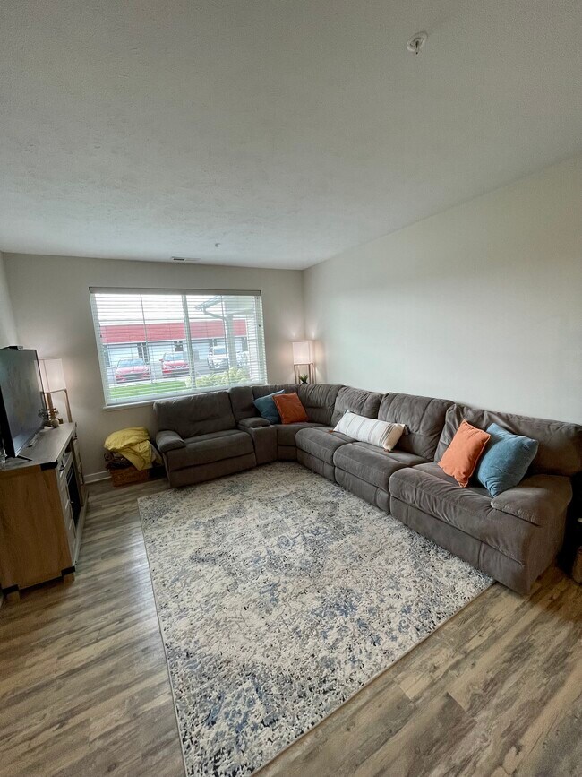 600 Silver Pine Cir - 600 Silver Pine Cir Gaylord MI 49735 | Apartment ...