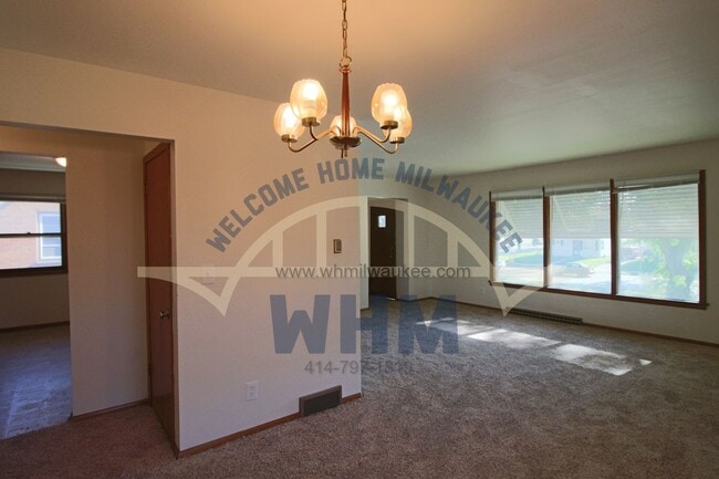 COMING SOON - Gorgeous 2 Bedroom Upper Duplex - 8526 W Appleton Ave ...