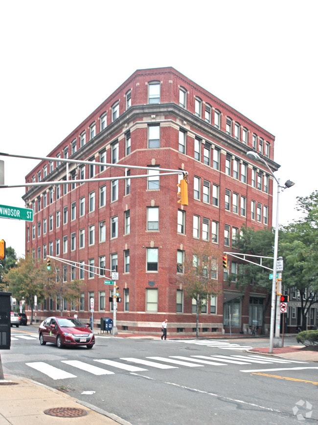 Close Building - 243 Broadway Cambridge MA 02139 | Apartment Finder