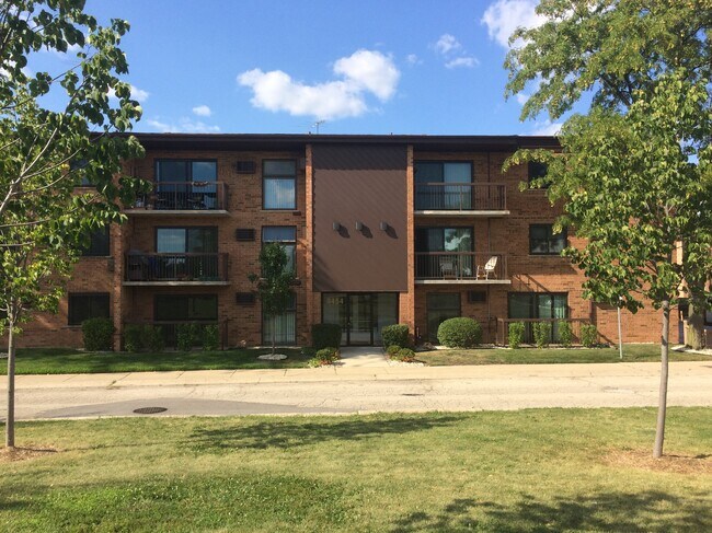 8454 W Catalpa Ave - 8454 W Catalpa Ave Chicago IL 60656 | Apartment Finder