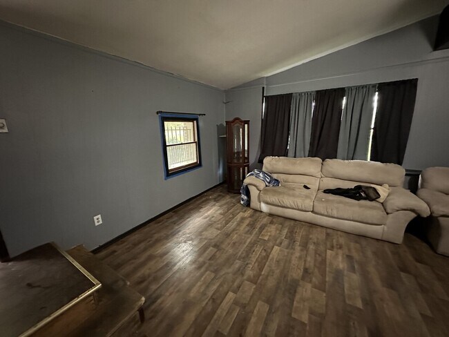 393 Powerhouse - 393 Powerhouse Ln Stroudsburg PA 18360 | Apartment Finder