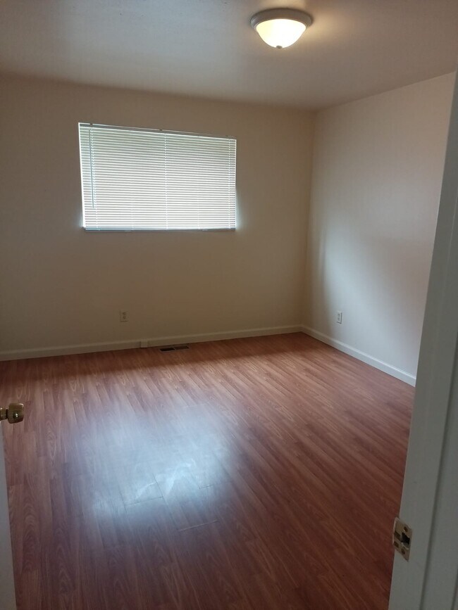 9925 Sloane Sq - 9925 Sloane Sq Saint Louis MO 63134 | Apartment Finder