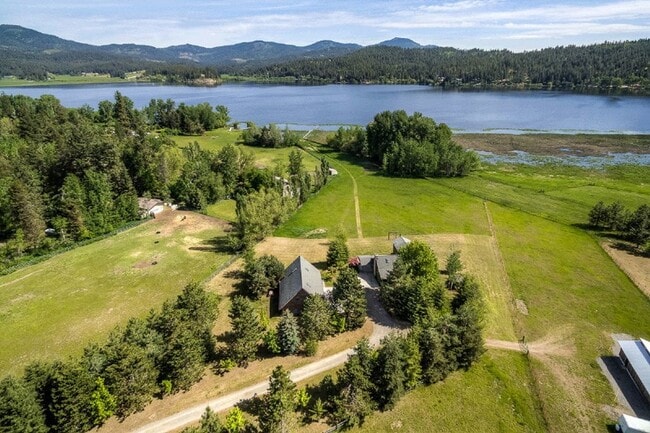 Incredible Hauser Lake Waterfront Home for... - 11544 Hauser Lake Rd ...