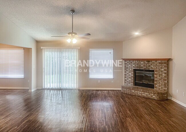 1 MONTH FREE RENT- CALL TODAY TO SAVE - 8126 Fieldside Dr W ...