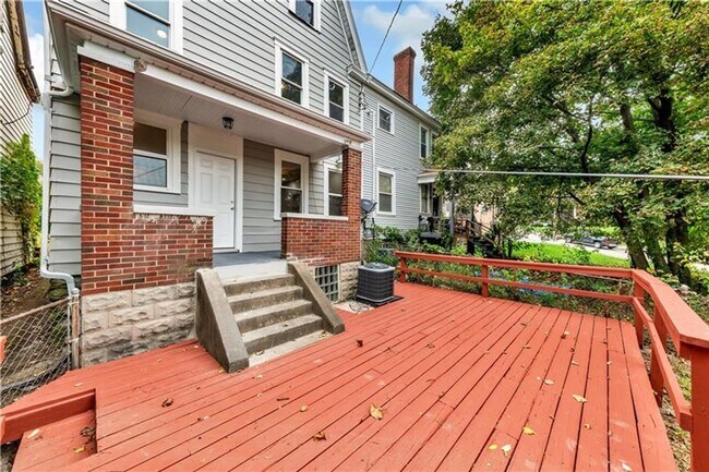 4 Bed/2.5 Bath Home in Crafton Heights Ava... - 6 Elmont St Pittsburgh ...