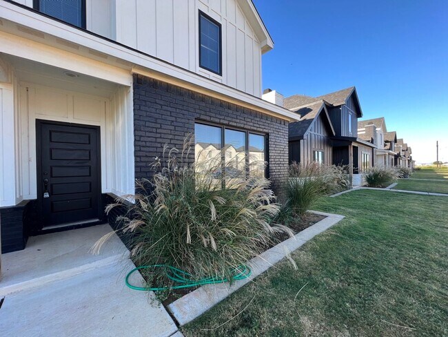 Gorgeous Luxury 4-Bedroom 2-Story Home Ava... - 4705 125th St Lubbock ...