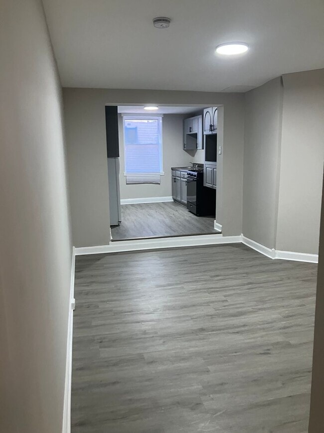 Convenient City Living Near Johns Hopkins & NE Market - 116 N Port St ...