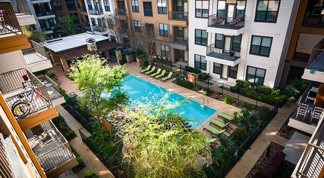 Luxury 1-Bedroom Apartments: Urban Living,... - 3810 S Congress Ave ...