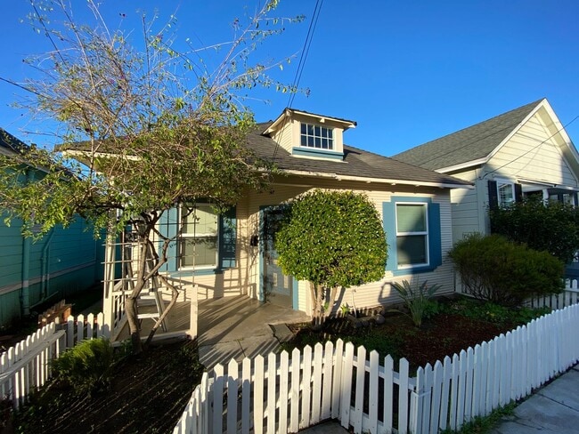 Coming Soon! Seabright Cottage, a block fr... - 215 Seabright Ave Santa ...