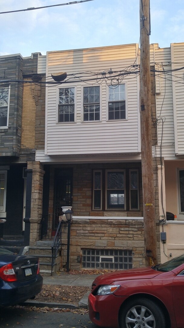 26th & Tasker-RED HOT Grays Ferry-South Ph... - 1627 S 26th St ...