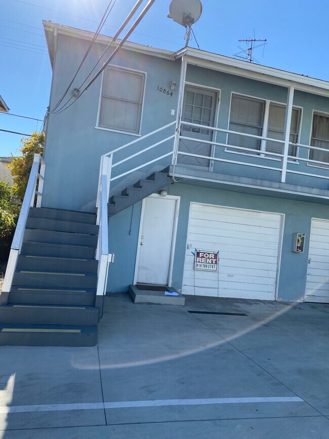 10868 Camarillo St - 10868 Camarillo St North Hollywood CA 91602 ...