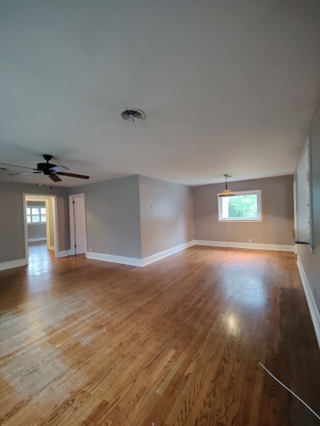 3BD/2BA House in West Ashley- Available NO... - 1259 Wimbee Dr ...