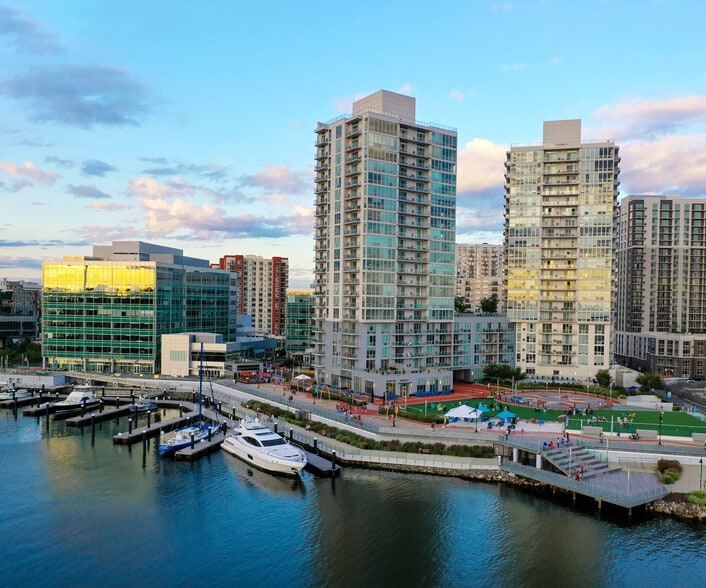 Beacon Harbor Point - 1 Harbor Point Rd Stamford CT 06902 | Apartment ...