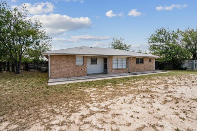96 Flint Rock Trail - 96 Flint Rock Trail Del Rio TX 78840 | Apartment ...