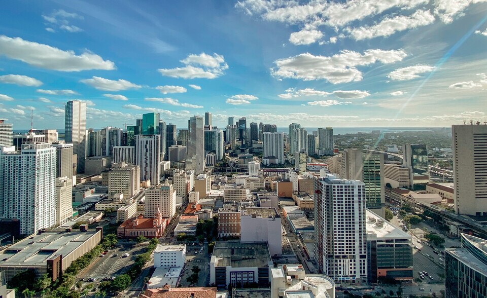Downtown 5th - 55 NE 5th St Miami FL 33132 | Apartment Finder
