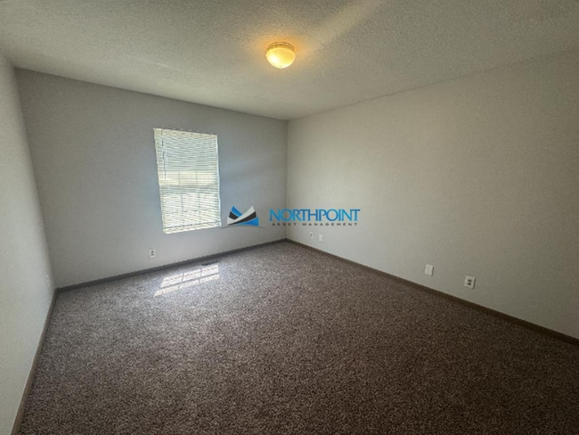 Spacious 3BR 2BA w/ Garage Parking • Large Backyard • Patio in Cameron ...