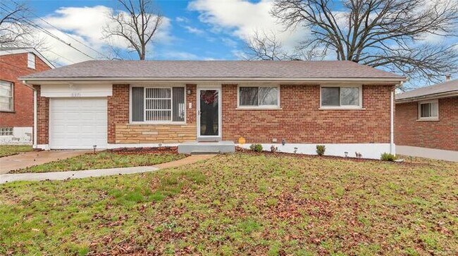 Updated home ready for you! - 807 Fontaine Pl St. Louis MO 63137 ...