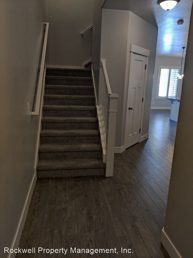 3 br, 2.5 bath House - 4178 W Shade Hill Lane - 4178 W Shade Crest Ln ...