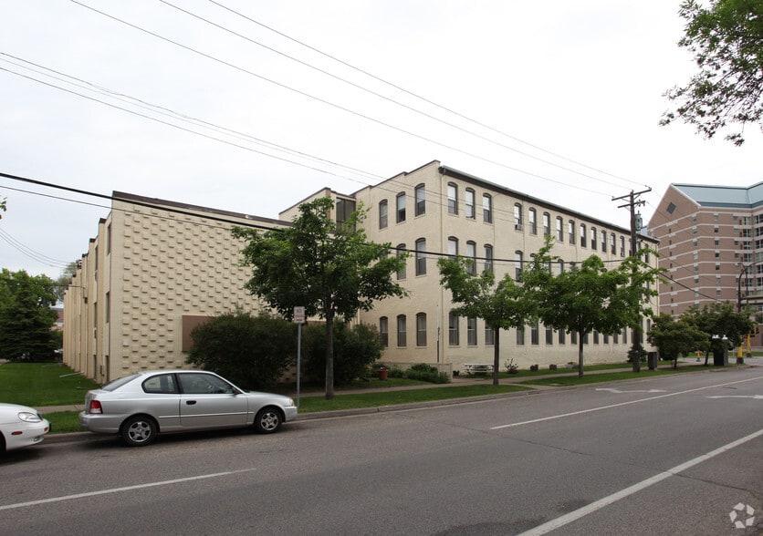 Stadium Village Apartments - 1015 Essex St SE Minneapolis MN 55414 ...