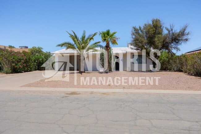 Arizona City Home with LOTS of Storage - 8738 W Tinajas Dr Arizona City ...