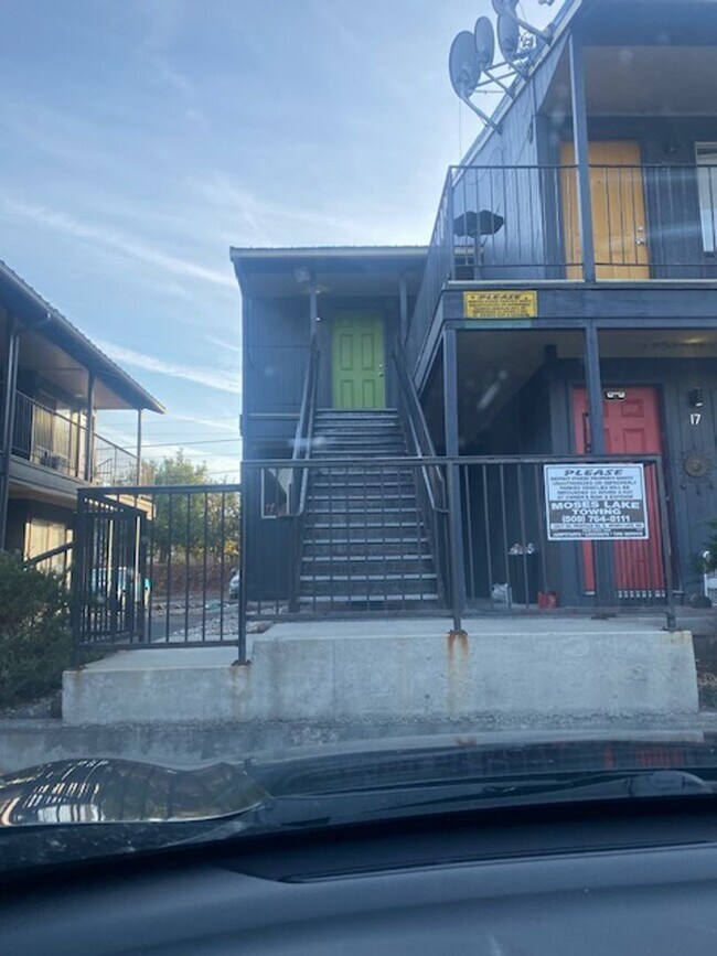 1017 S Division St - 1017 S Division St Moses Lake WA 98837 | Apartment ...