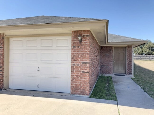 1011 Hawk Trl, Unit 2- 2BD, 2BA, Pets Welc... - 1011 Hawk Trail ...