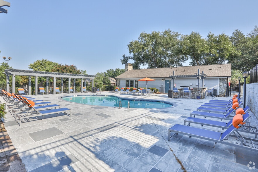 Edgemont - 151 Mitchell Rd Greenville SC 29615 | Apartment Finder