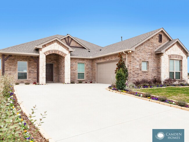 204 Hitching Post Rd - 204 Hitching Post Rd Red Oak TX 75154 ...