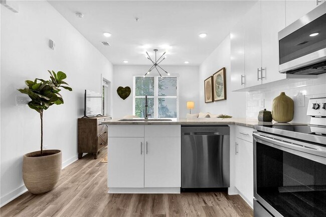 525 Parkway Dr NE - 525 Parkway Dr NE Atlanta GA 30308 | Apartment Finder