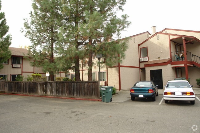 Autumn Leaves - 2470 Nut Tree Rd Vacaville CA 95687 | Apartment Finder